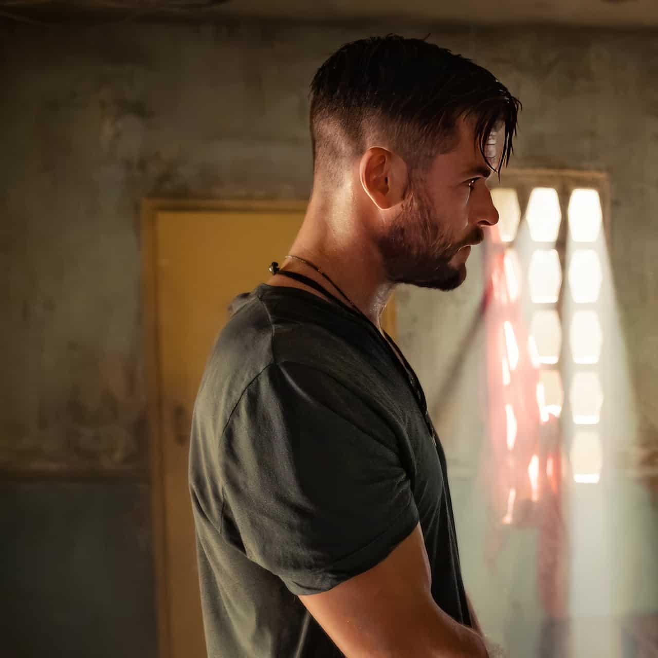 The Tyler Rake Haircut Achieving Chris Hemsworth s Bold Style From